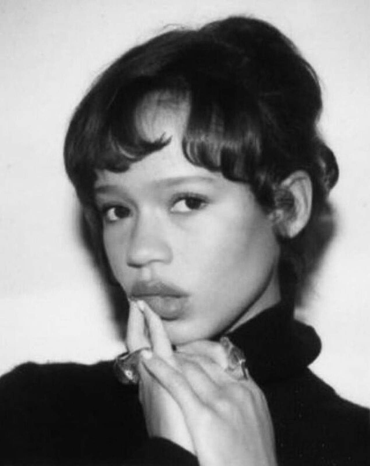 Sabrina - Avaliações e Críticas - MUBI
