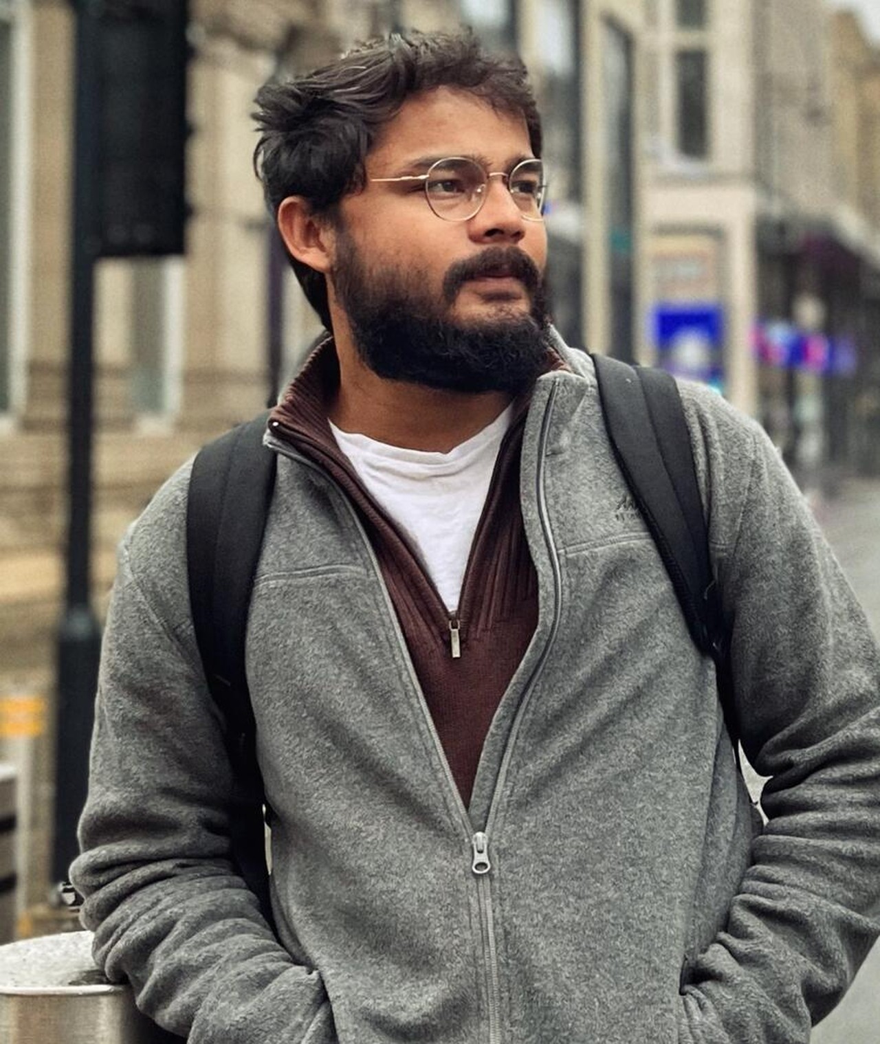 Aashish Khandelwal – Movies, Bio and Lists on MUBI