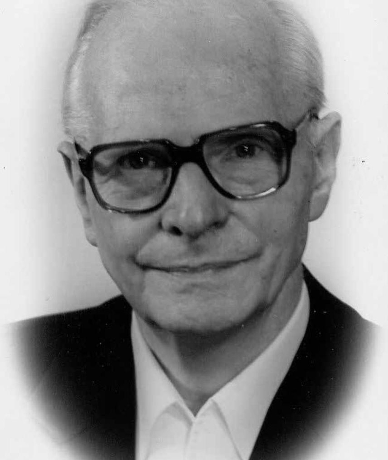 Günther Hunold – Movies, Bio and Lists on MUBI