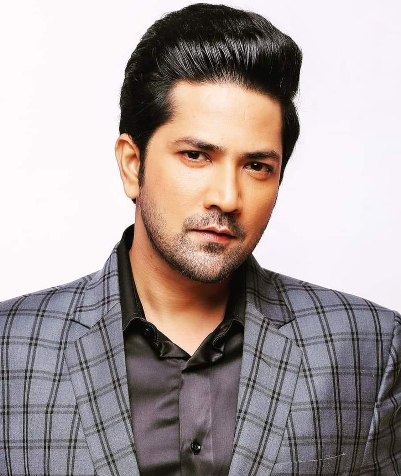 Aniket Vishwasrao – Movies, Bio and Lists on MUBI