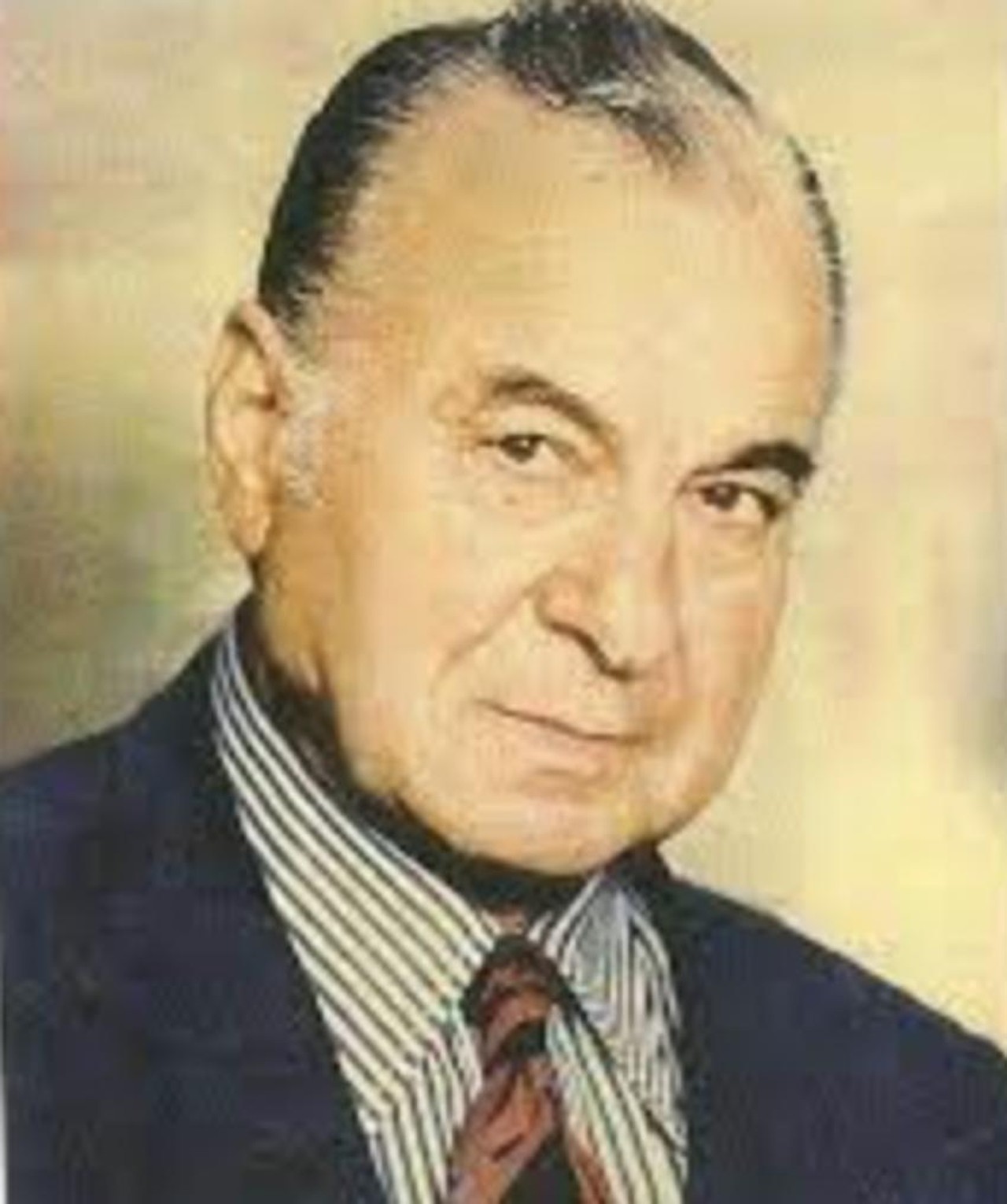 Aziz Şenses – Movies, Bio and Lists on MUBI