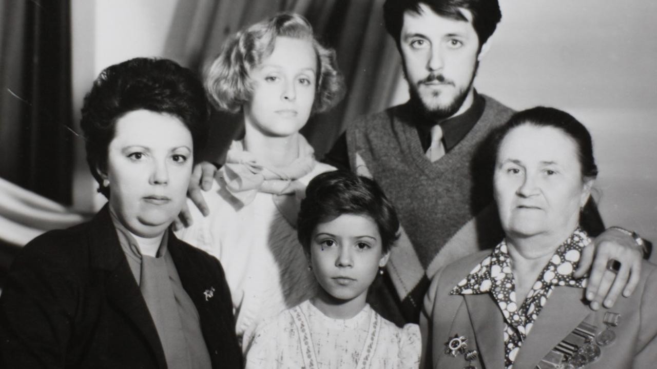 Close Relations (2016) | MUBI