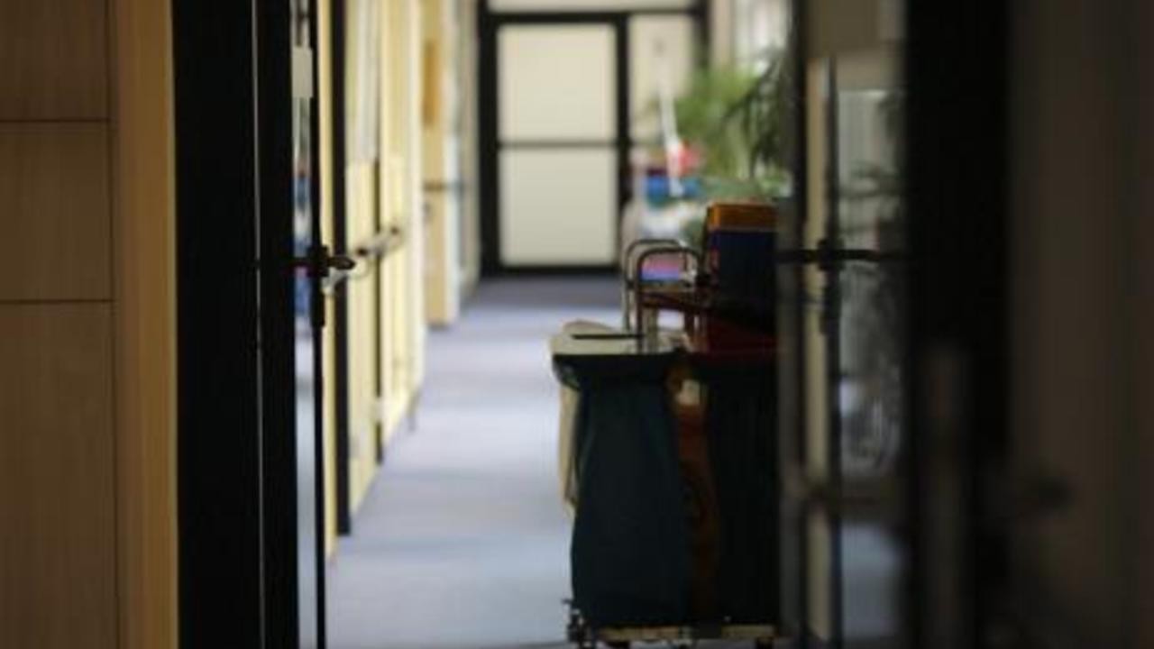 Fifteen Rooms (2016) | MUBI