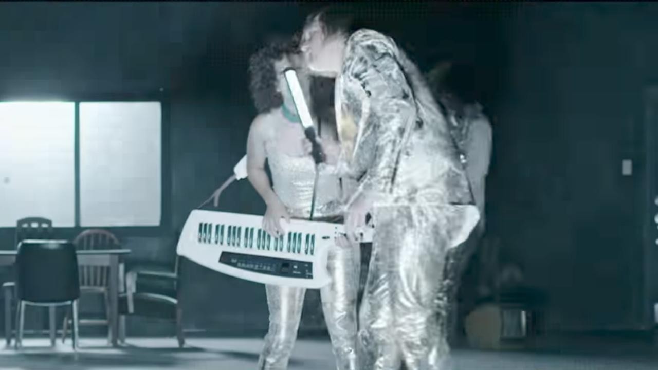 Arcade Fire: Creature Comfort [MV] (2017) | MUBI