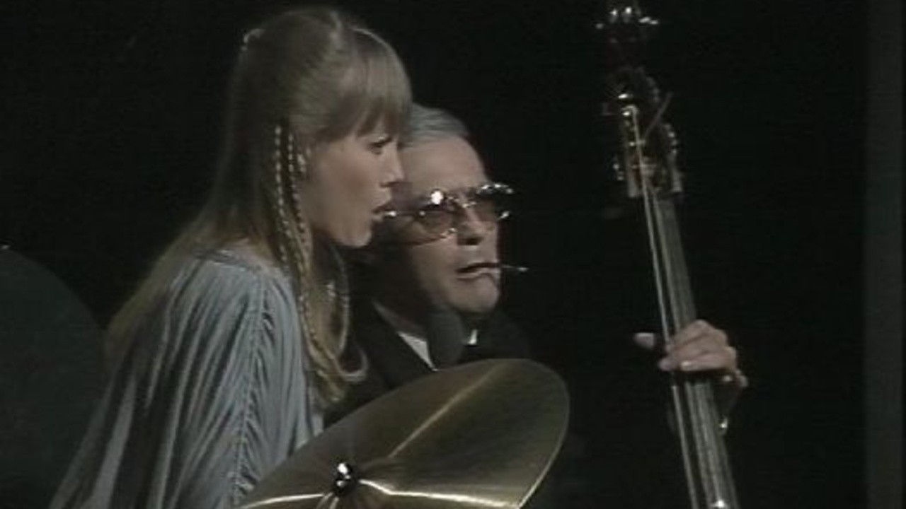 The Bass Player and the Blonde (1977) | MUBI