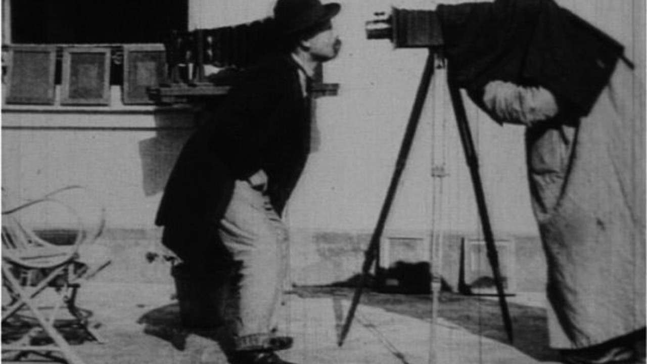 At the Photographer's (1900) | MUBI