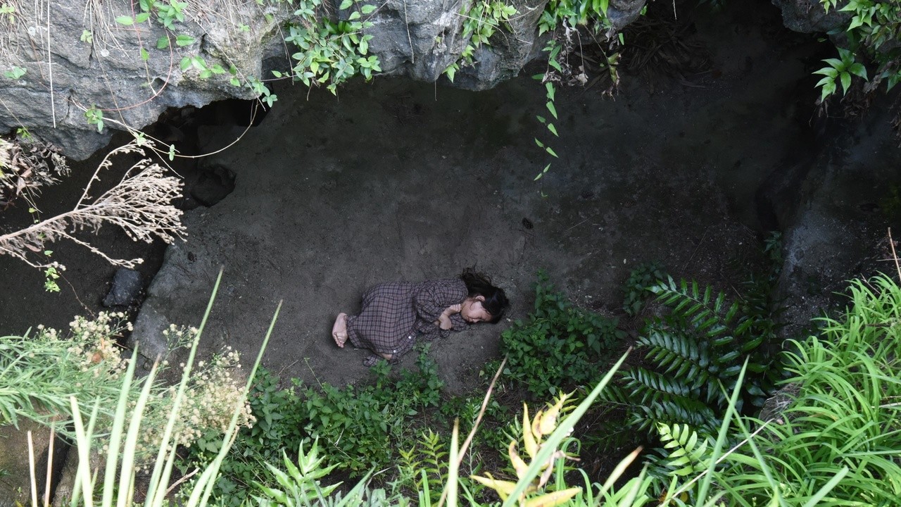 Moon, Thread (2017) | MUBI