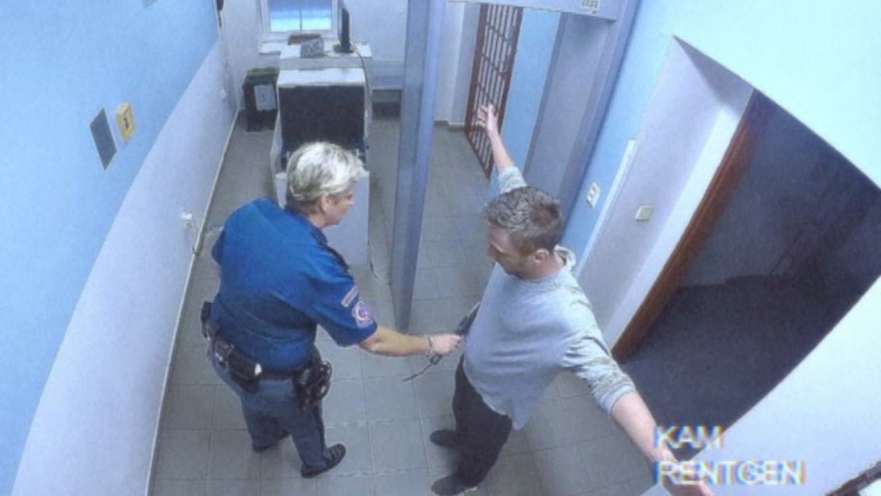 Enclosed World (2018) | MUBI