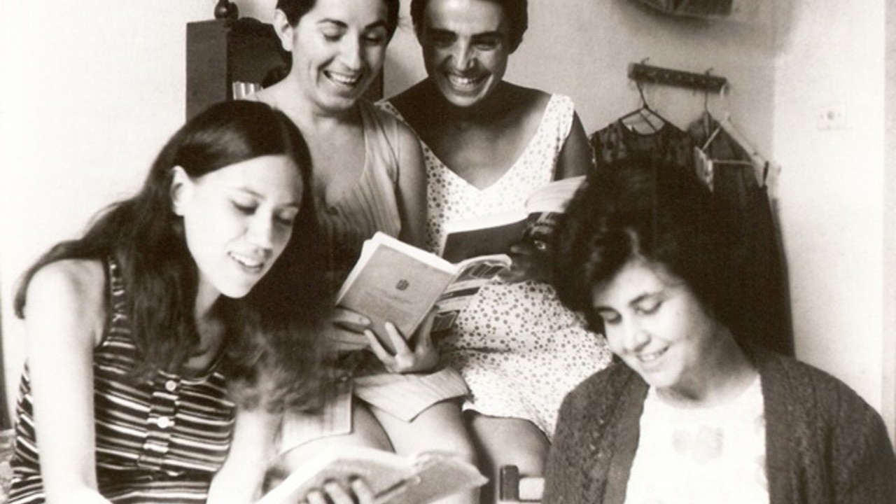 Ta koritsia tis vrohis (2012) | MUBI