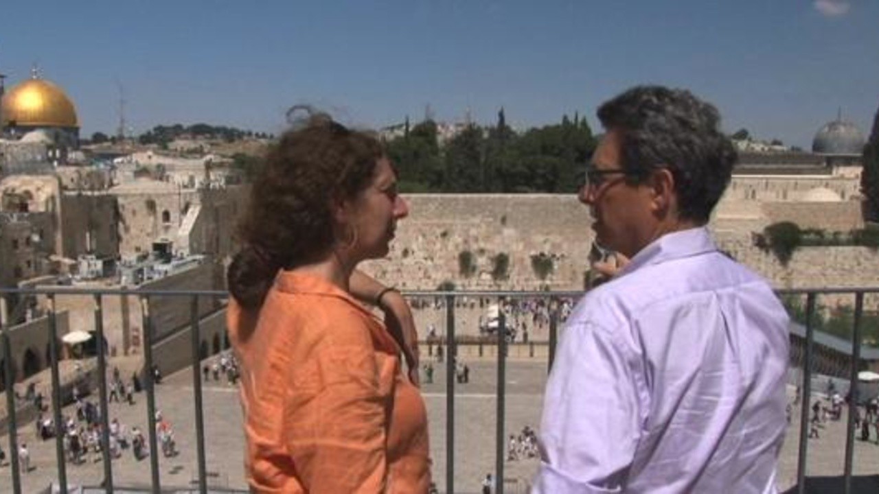 Between Two Worlds (2011) | MUBI