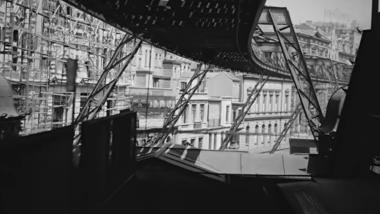 The Flying Train (1902) | MUBI