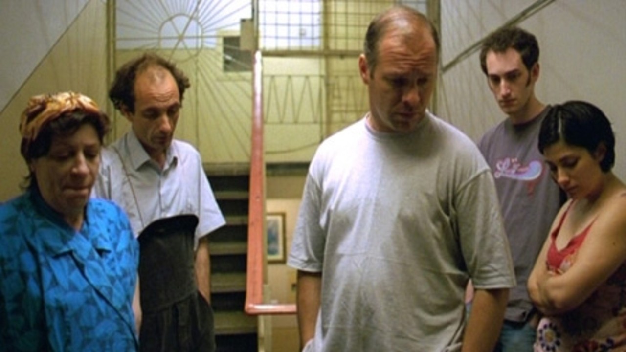 Interior. Scara de bloc (2007) | MUBI