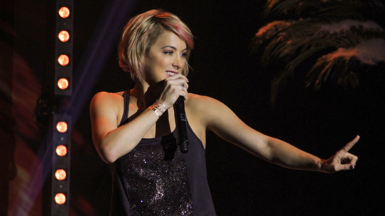 Iliza Shlesinger: Freezing Hot (2015) | MUBI