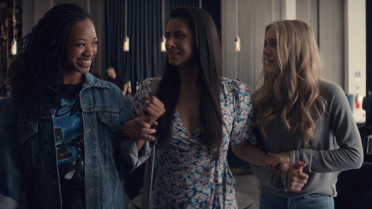 Tiny Pretty Things (2020) | MUBI