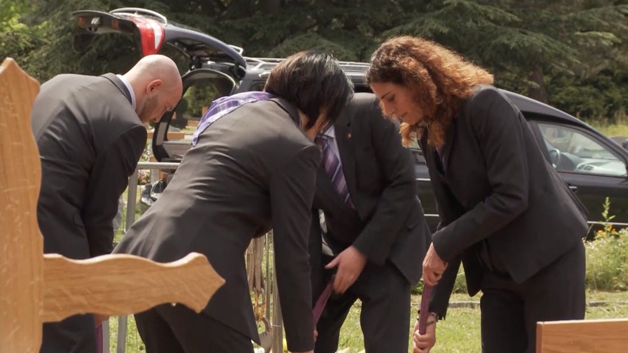 Women Undertakers: Back for the Dead (2019) | MUBI