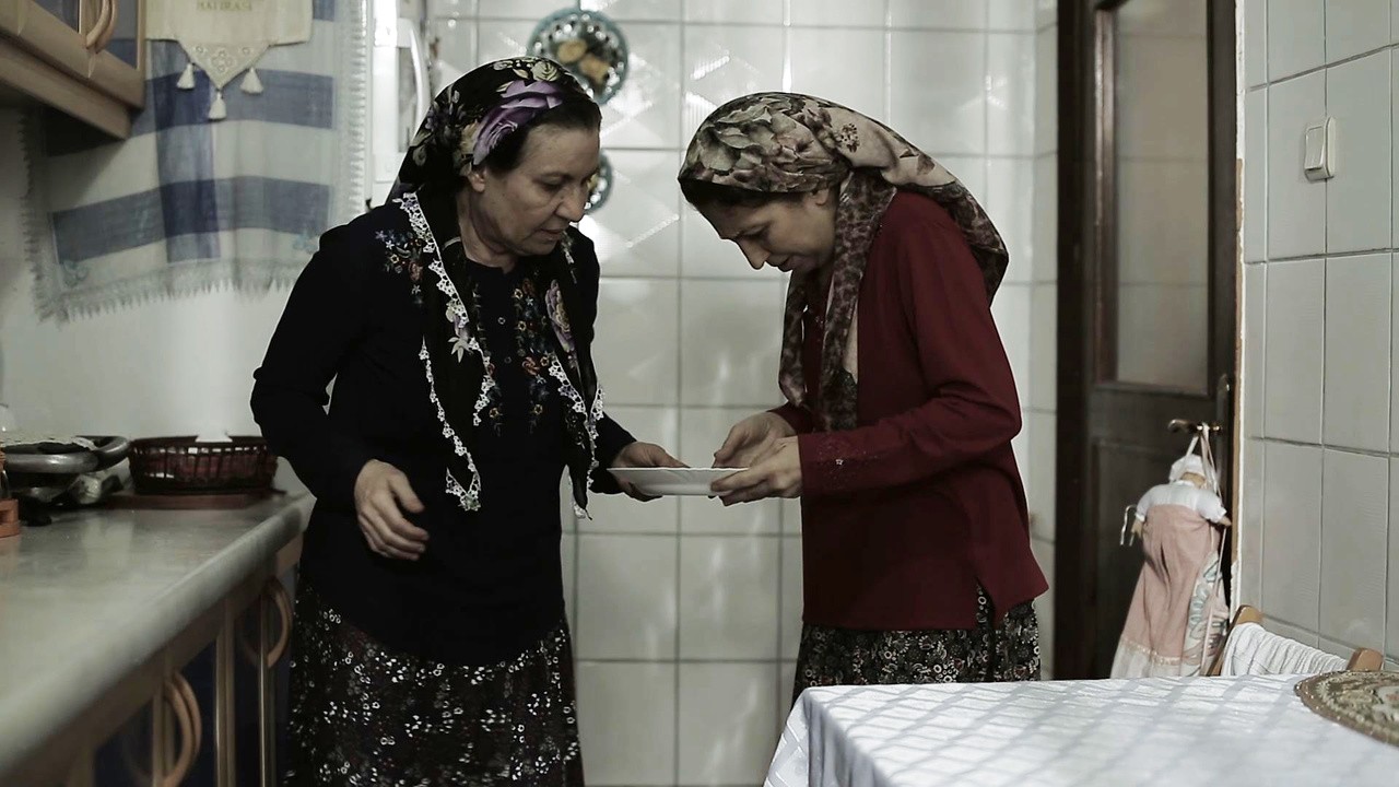 Cemile's Obsession (2017) | MUBI