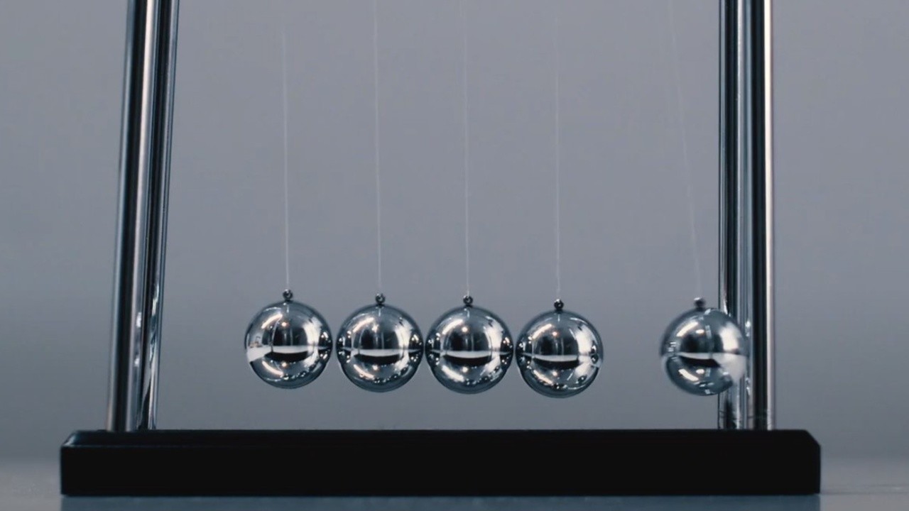 Pendulum《荡》 (2019) | MUBI