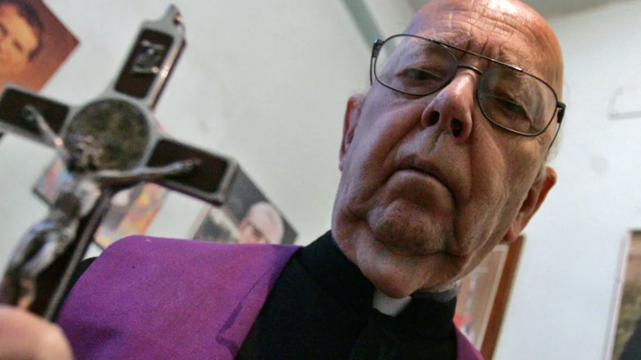 Back Off, Satan (2002) | MUBI