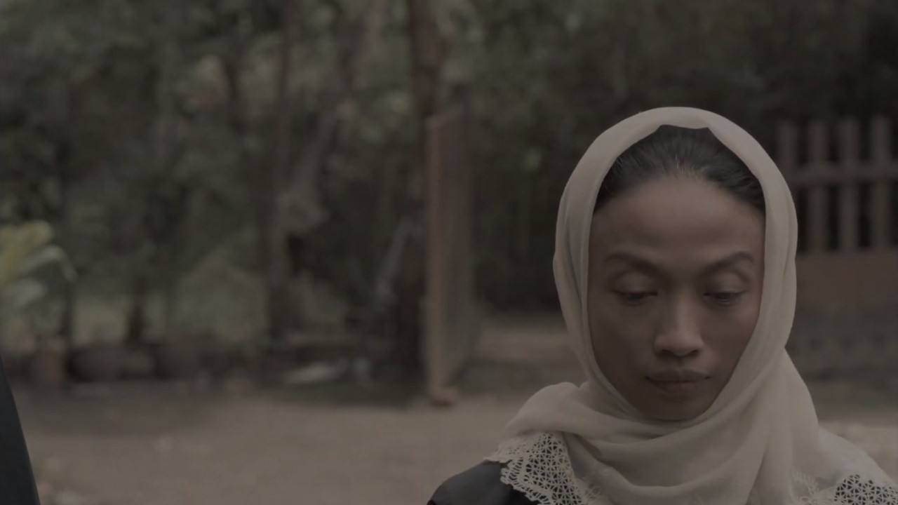 TRAILER - In Between the Moon and the Sun (2021)