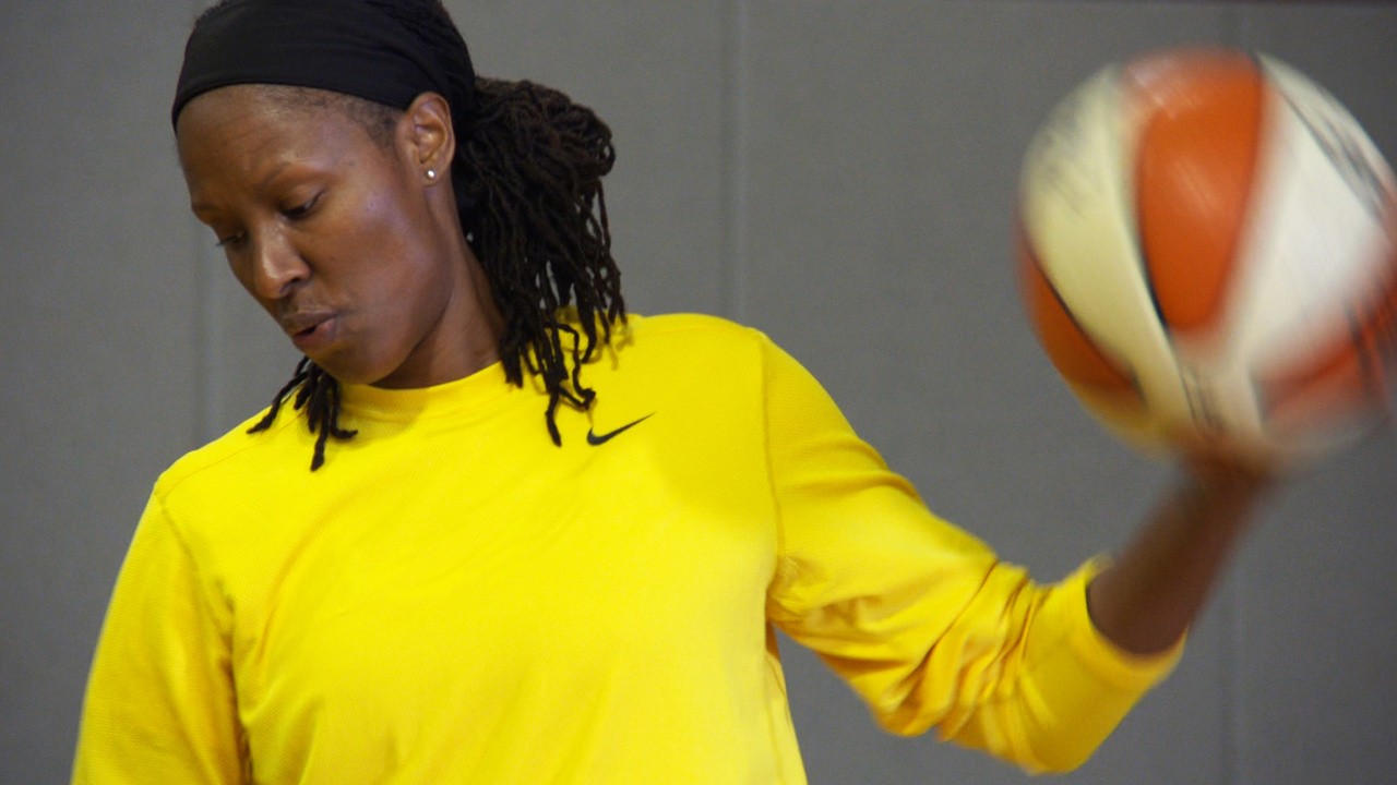 Mind/Game: The Unquiet Journey of Chamique Holdsclaw (2015) | MUBI
