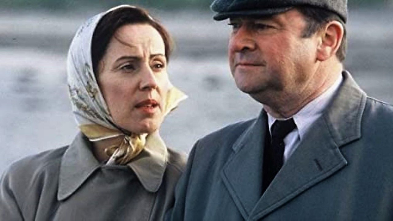 Amongst Women (1998) | MUBI