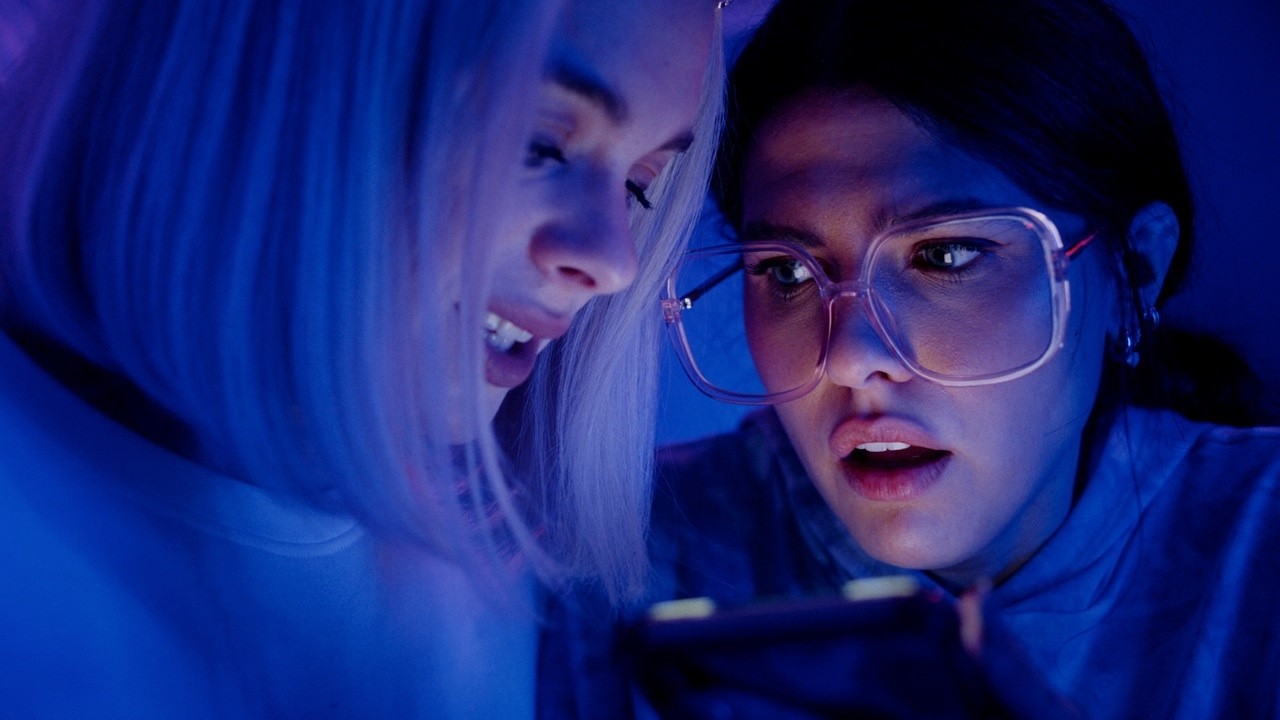 Girls Night In (2022) | MUBI