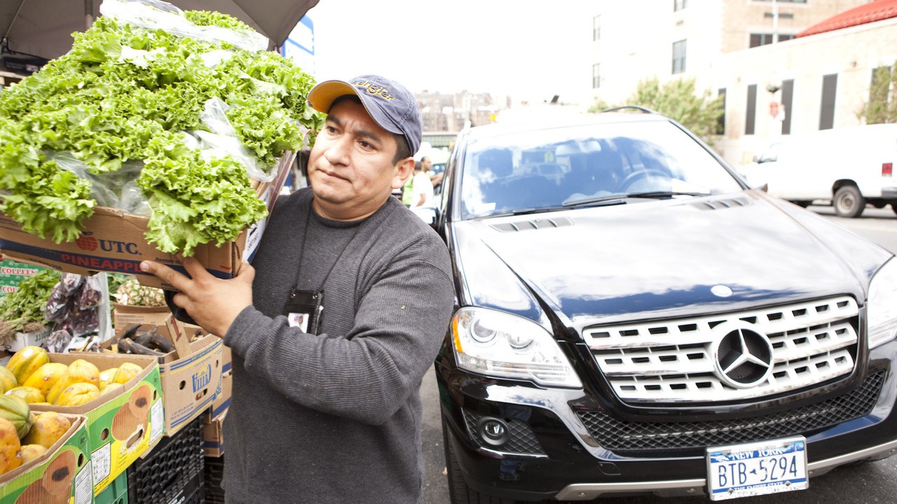 The Apple Pushers (2011) | MUBI