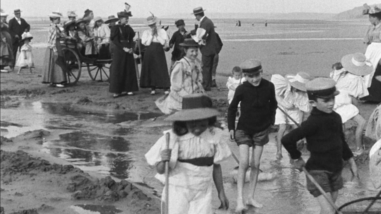 Children Digging for Clams (1896) | MUBI