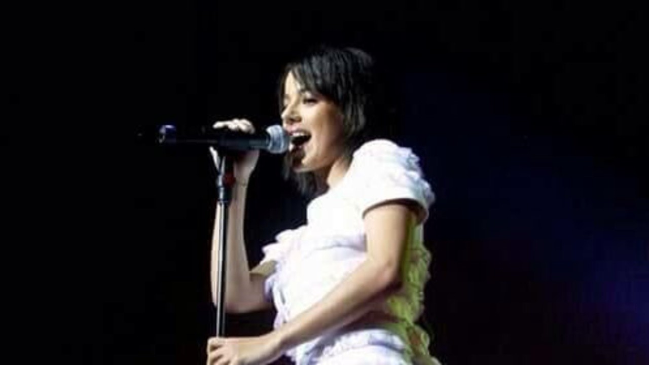 Alizée en Concert (2004) | MUBI