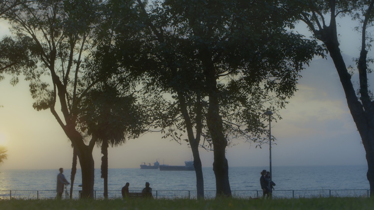 Bir An Sonra Tıpkı Bir Düş Gibi (2021) | MUBI