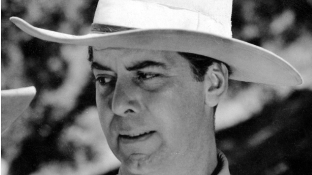 Outlaw Roundup (1944) | MUBI