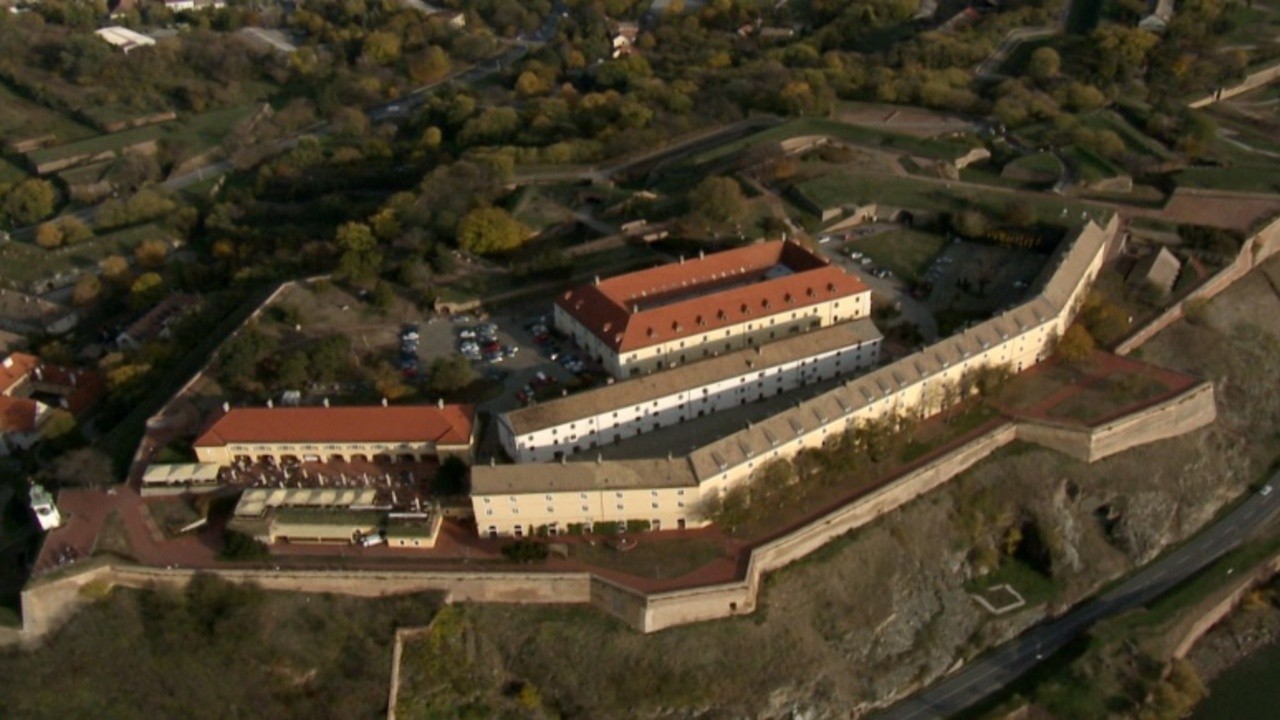 Fortress Phenomenon (2016) | MUBI