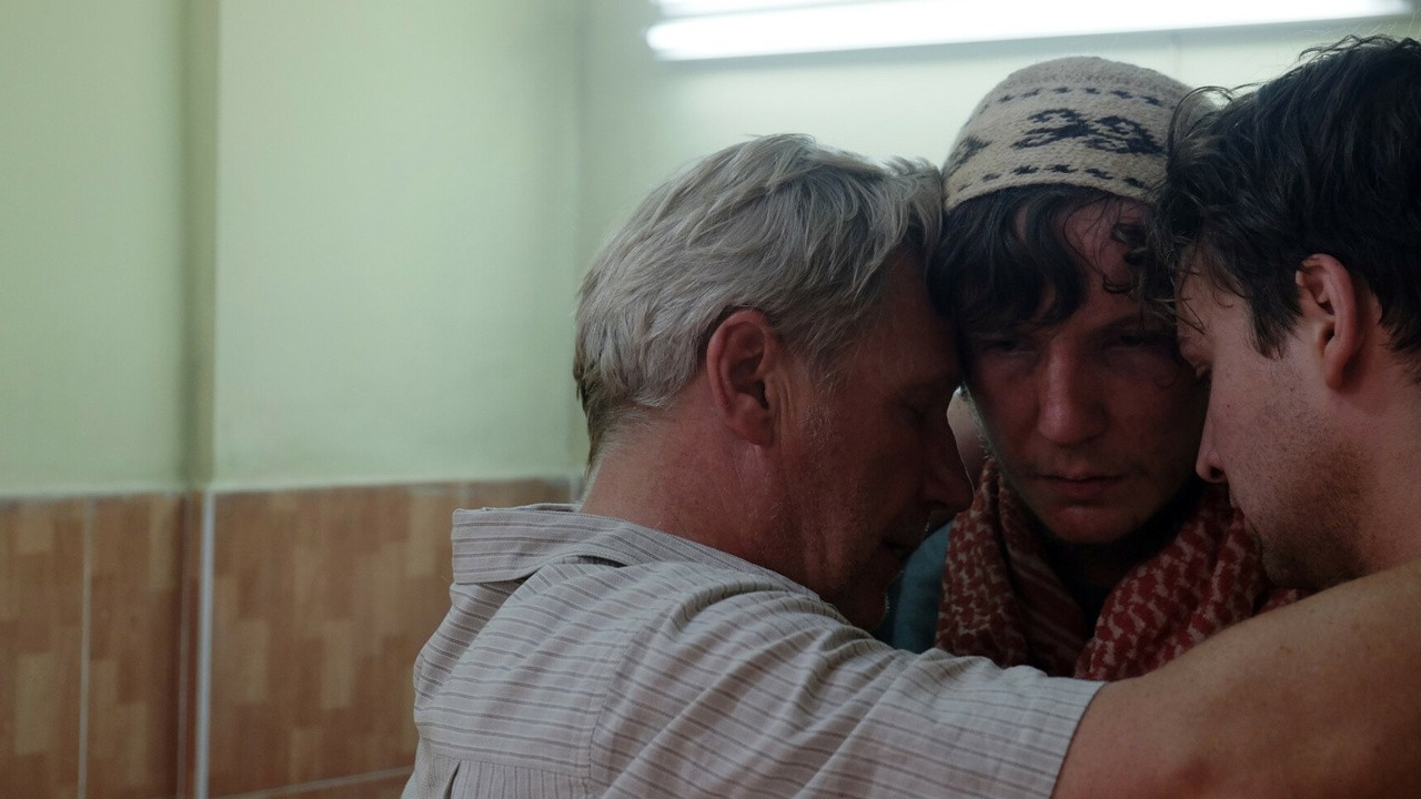 Don't Worry, I'm Fine (2017) | MUBI