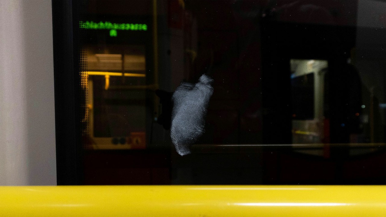 Surface Séance (2024) | MUBI