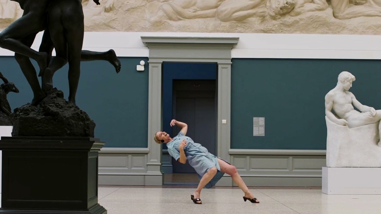 Portrait of a Disappearing Woman (2022) | MUBI