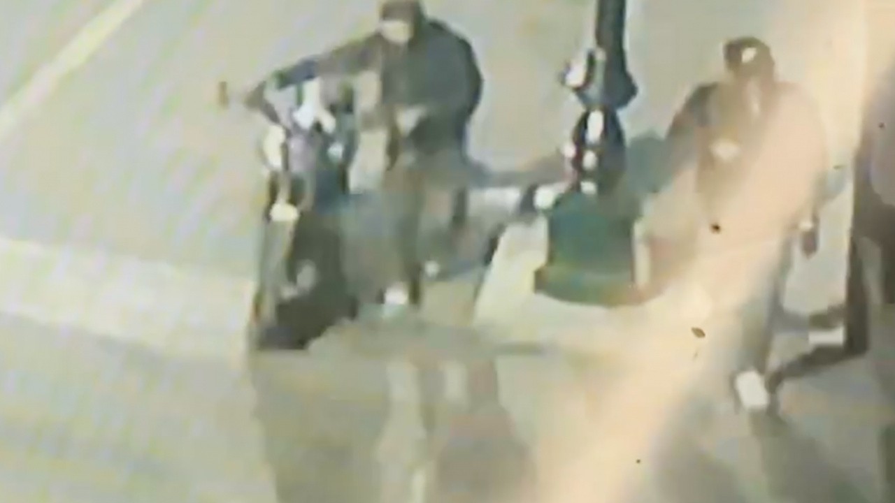 The Usual Suspects... Chronicle of a Theft (2024) | MUBI