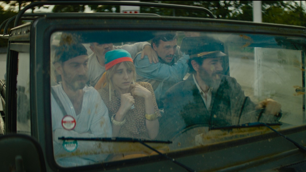 La fuga dei folli (2024) | MUBI