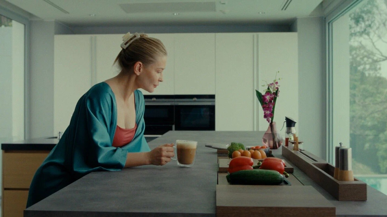 ON i Ona (2024) | MUBI