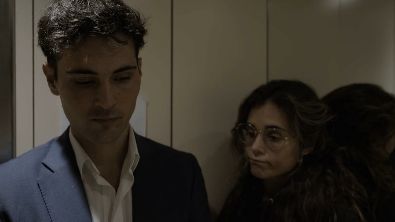 Real Estate Agent without a Home to Live (2025) | MUBI