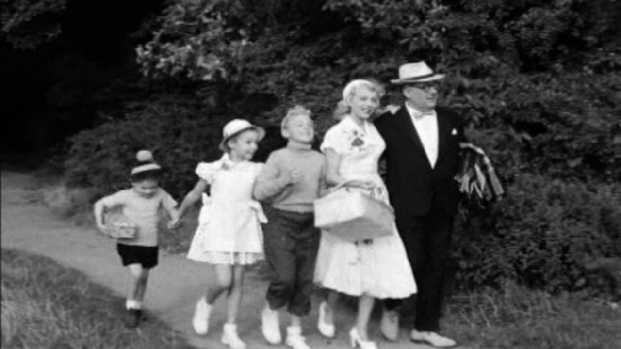 Father of Four (1953) | MUBI